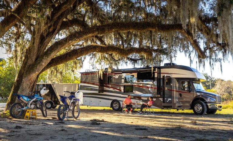 Tiffin Allegro Bay | Freightliner Custom Chassis RV